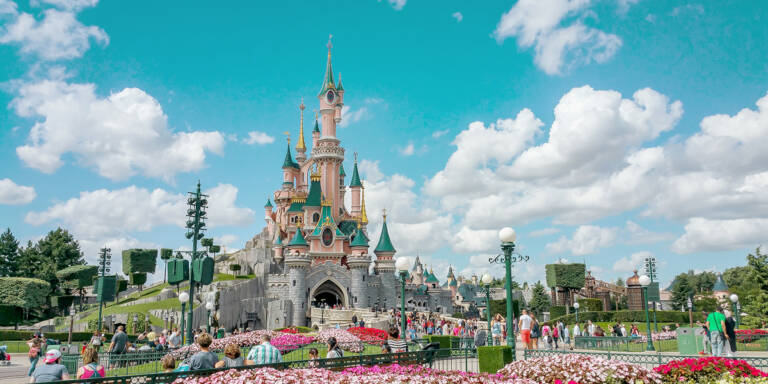 The history of amusement parks: find out where and when the magic ...